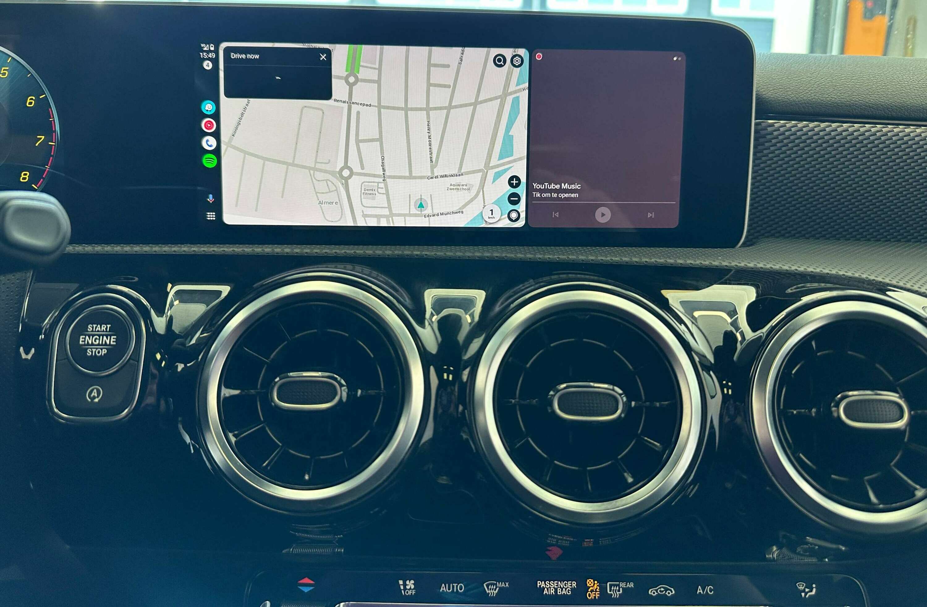 Android Auto Mercedes-Bens A-Klasse inbouwen | Autoscherm24